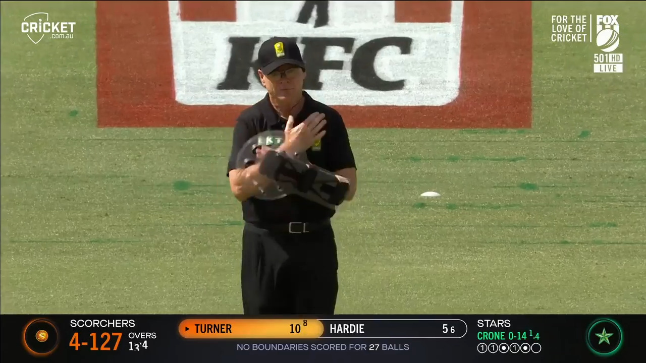 Turner survives after umpire reverses 'out' decision