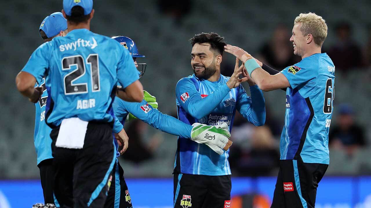 Nielsen's superb catch puts Strikers on top