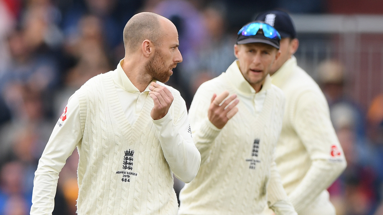 Stern words from Root after Leach's mishap spares Smith