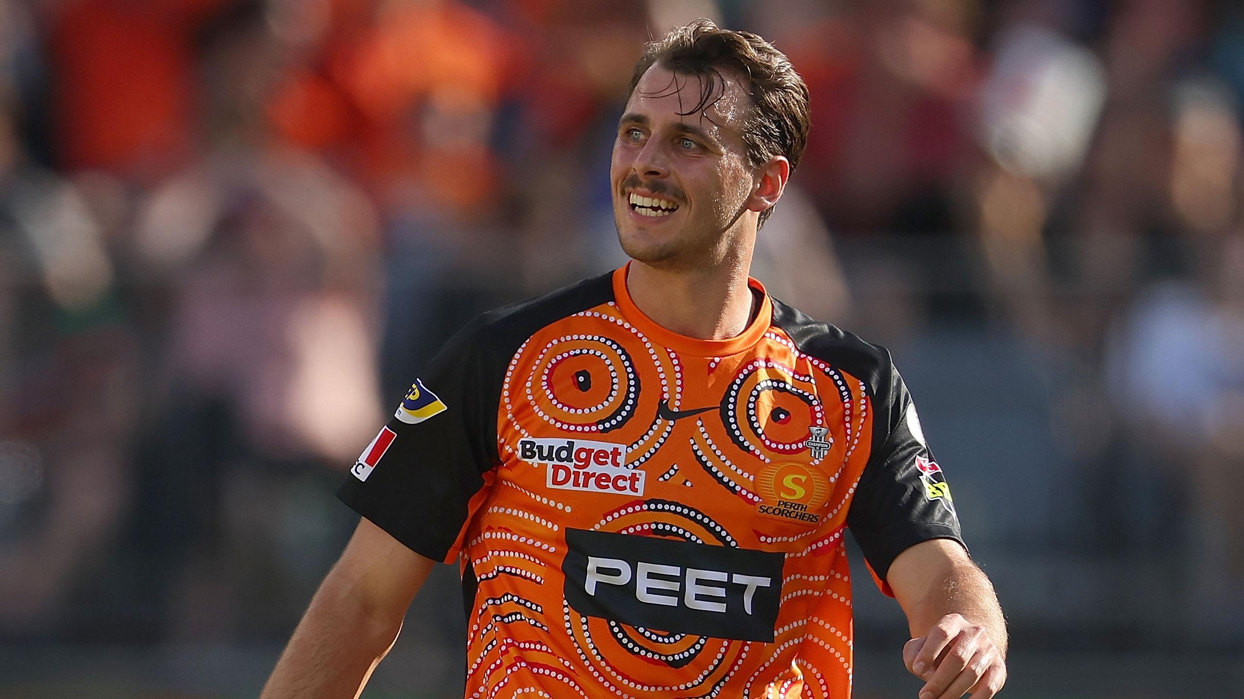 Morris turns up the Heat with three wickets in Adelaide