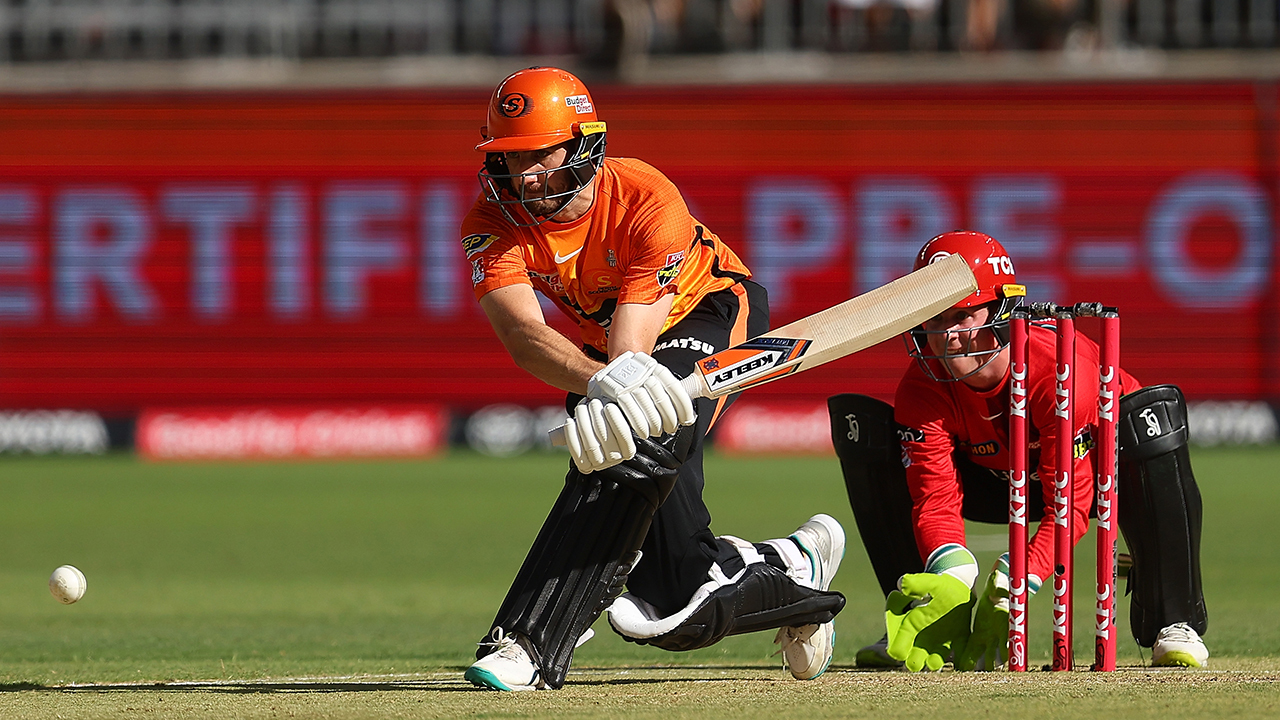 Expansive Eskinazi gets Scorchers off to fast start