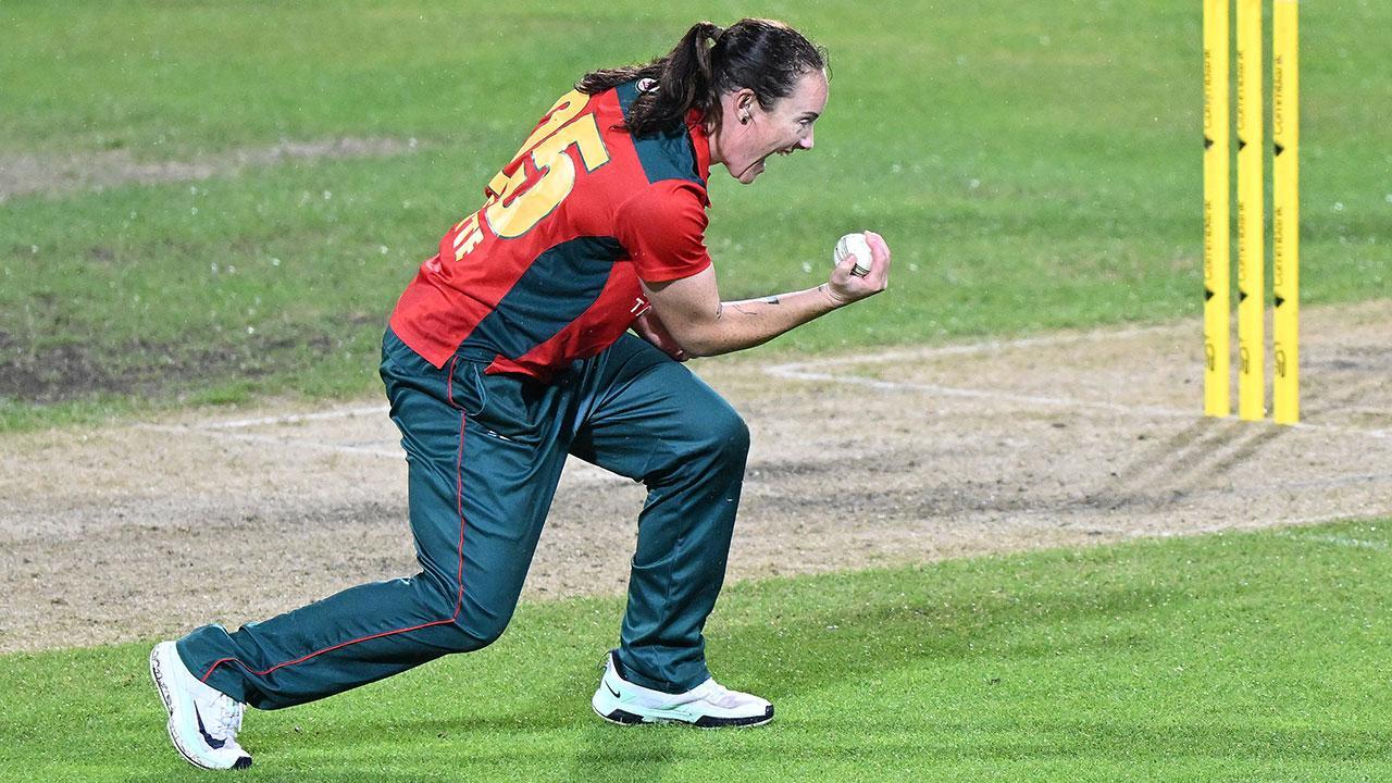 Absurd final over: SA lose five wickets in epic choke