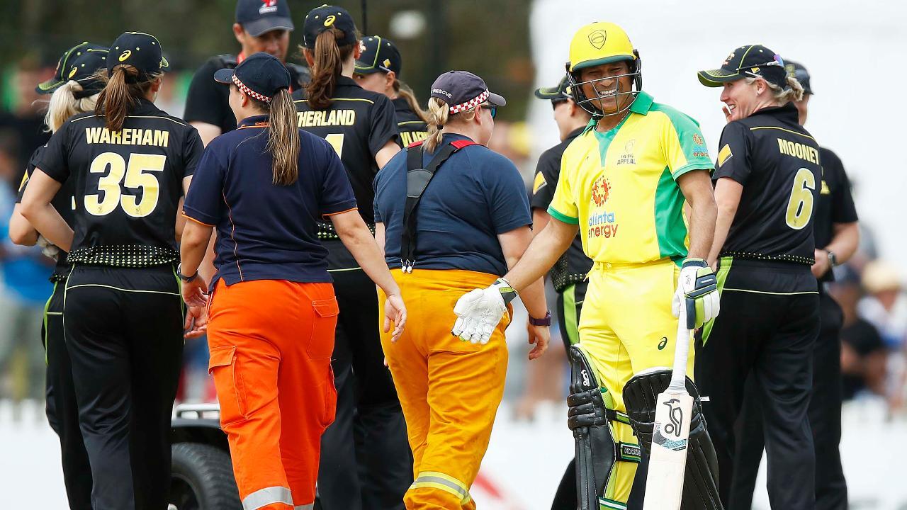 Aussies Perry, Sutherland bowl to Sachin Tendulkar