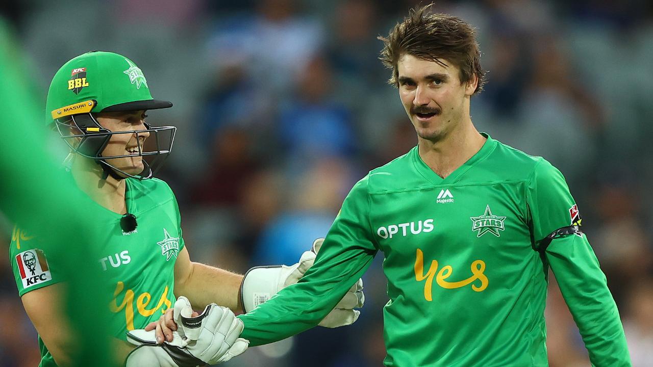 Hinchliffe strikes three massive blows for Stars