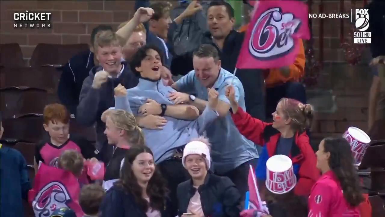 SCG punter takes ‘best crowd catch ever’ in BBL Final