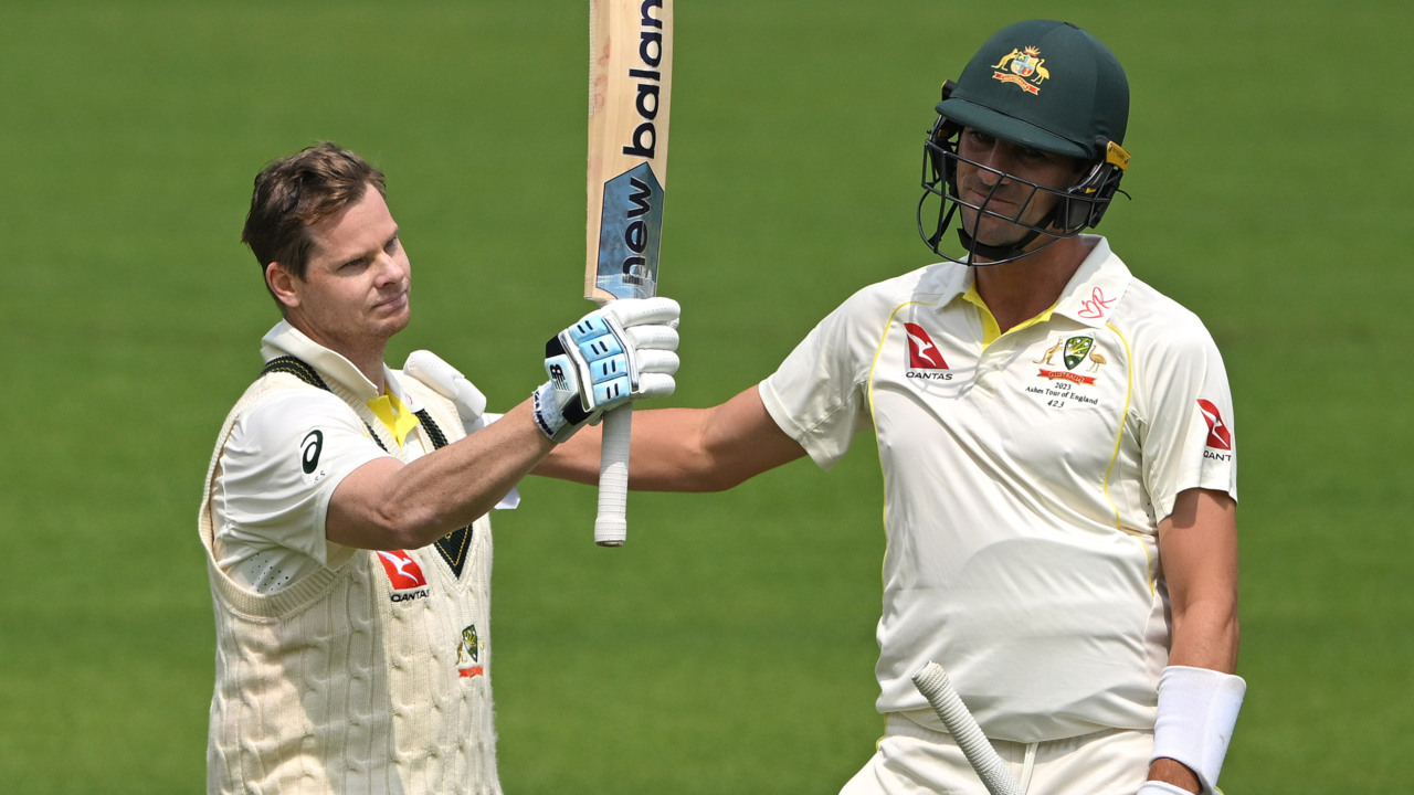 'Witnessing greatness': Smith notches 32nd century