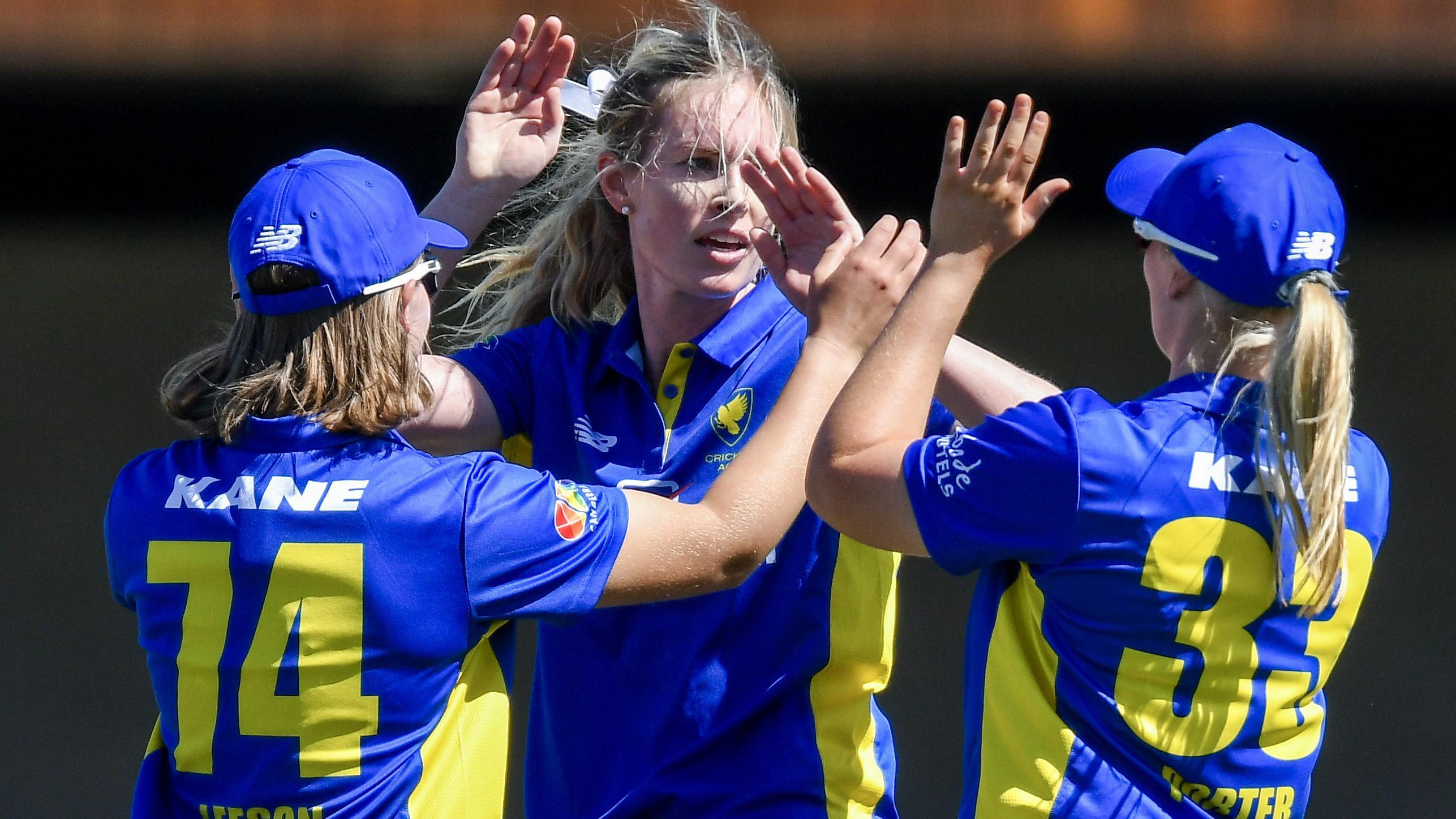 Ferling bags four to help restrict SA