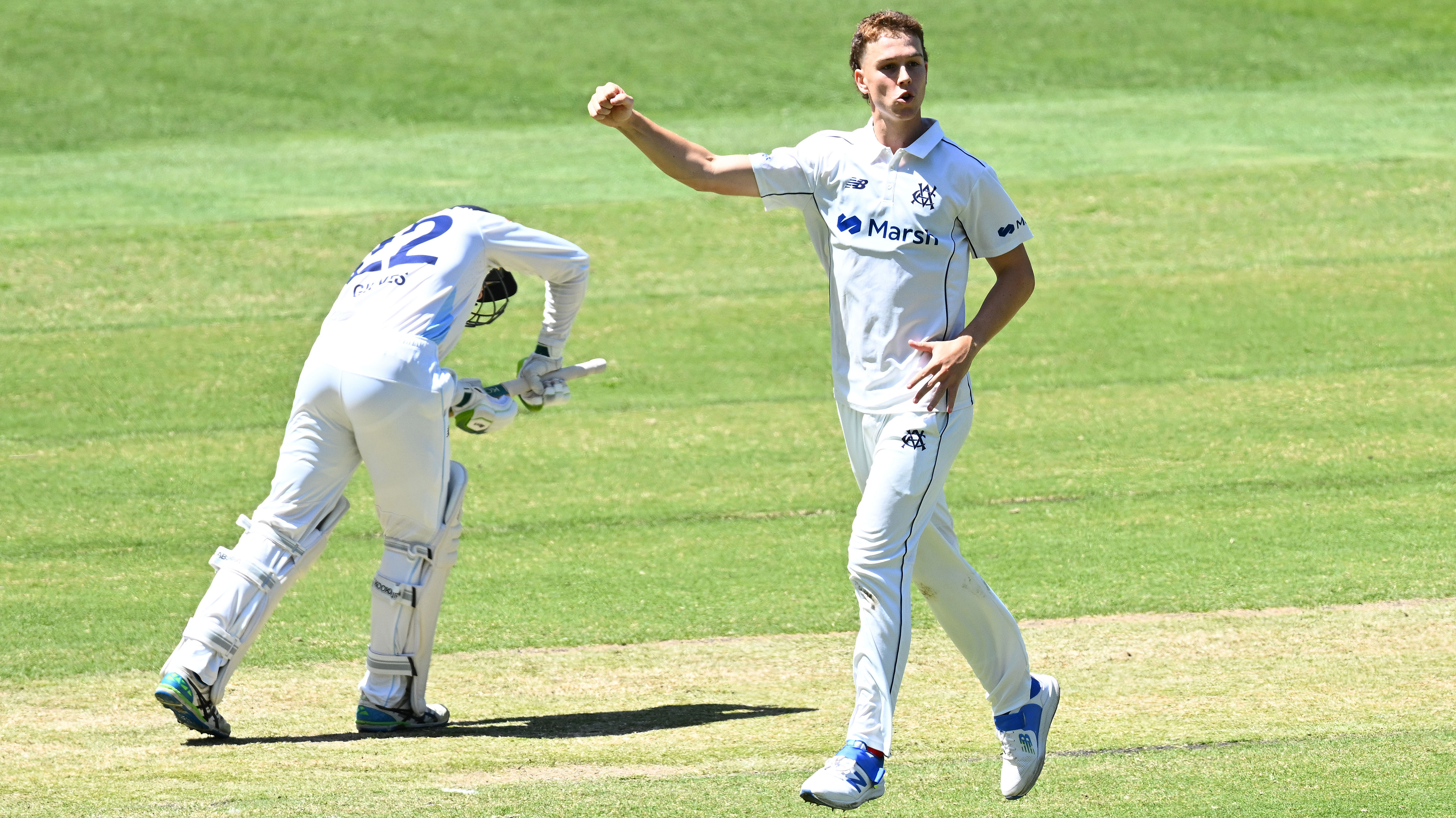 Victoria edge ahead after 18-wicket day at MCG | cricket.com.au