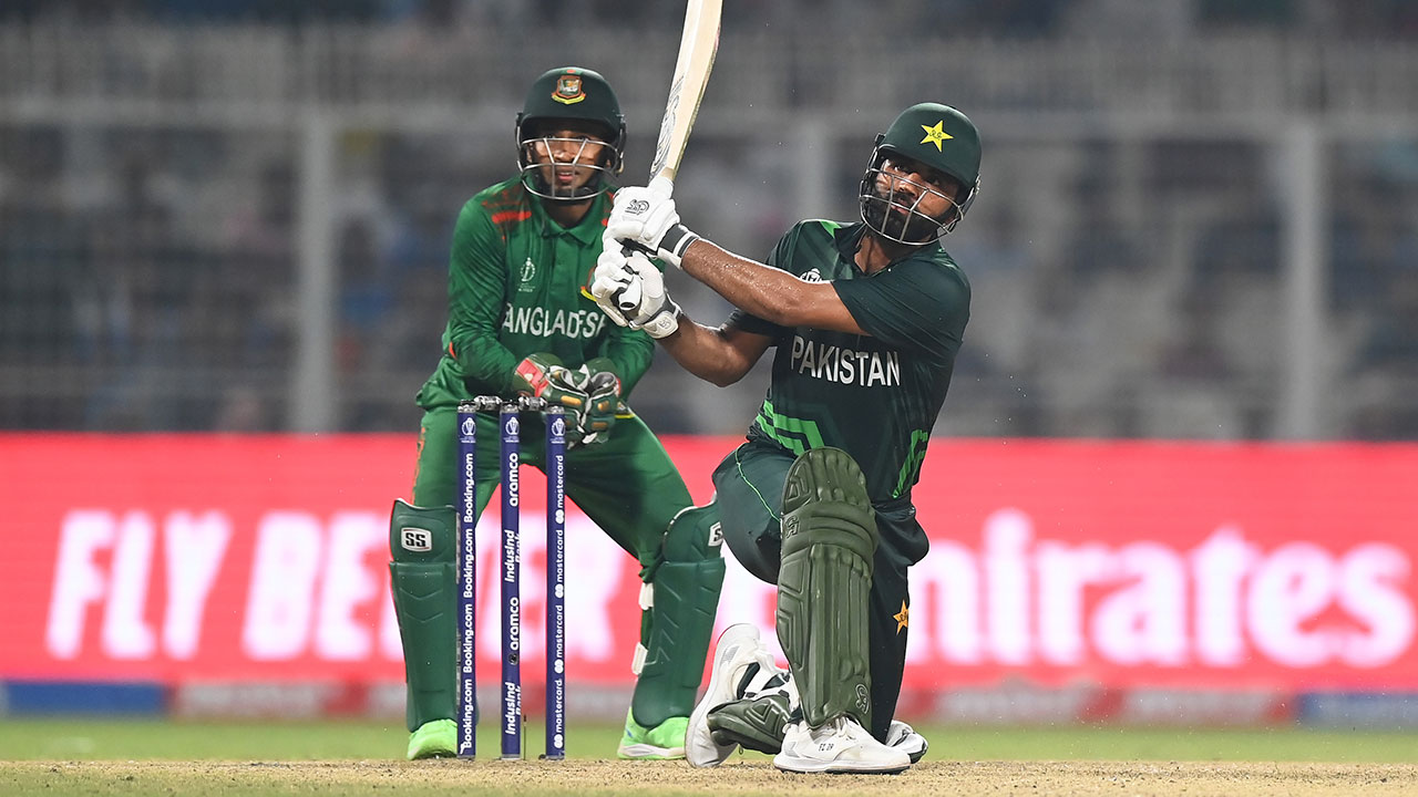 Pakistan thump Bangladesh to stay in semi-final race | cricket.com.au
