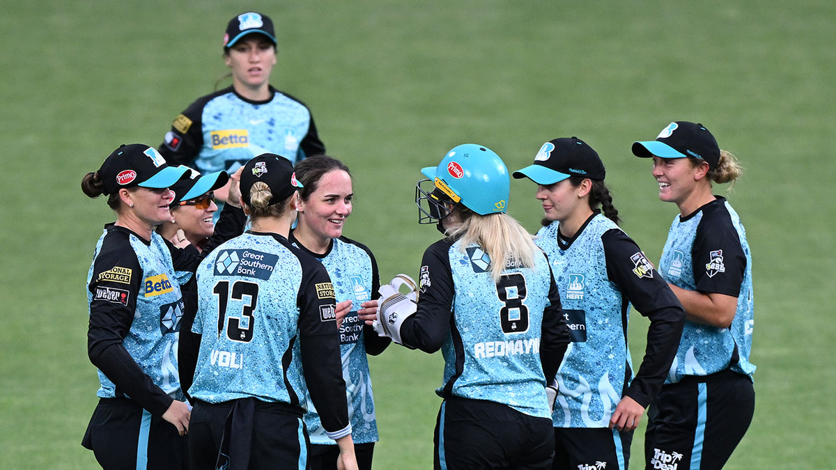 Kerr stars with bat and ball in Heat return | cricket.com.au