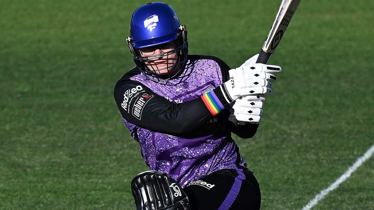 Lee's fast fifty gets Canes off to strong start