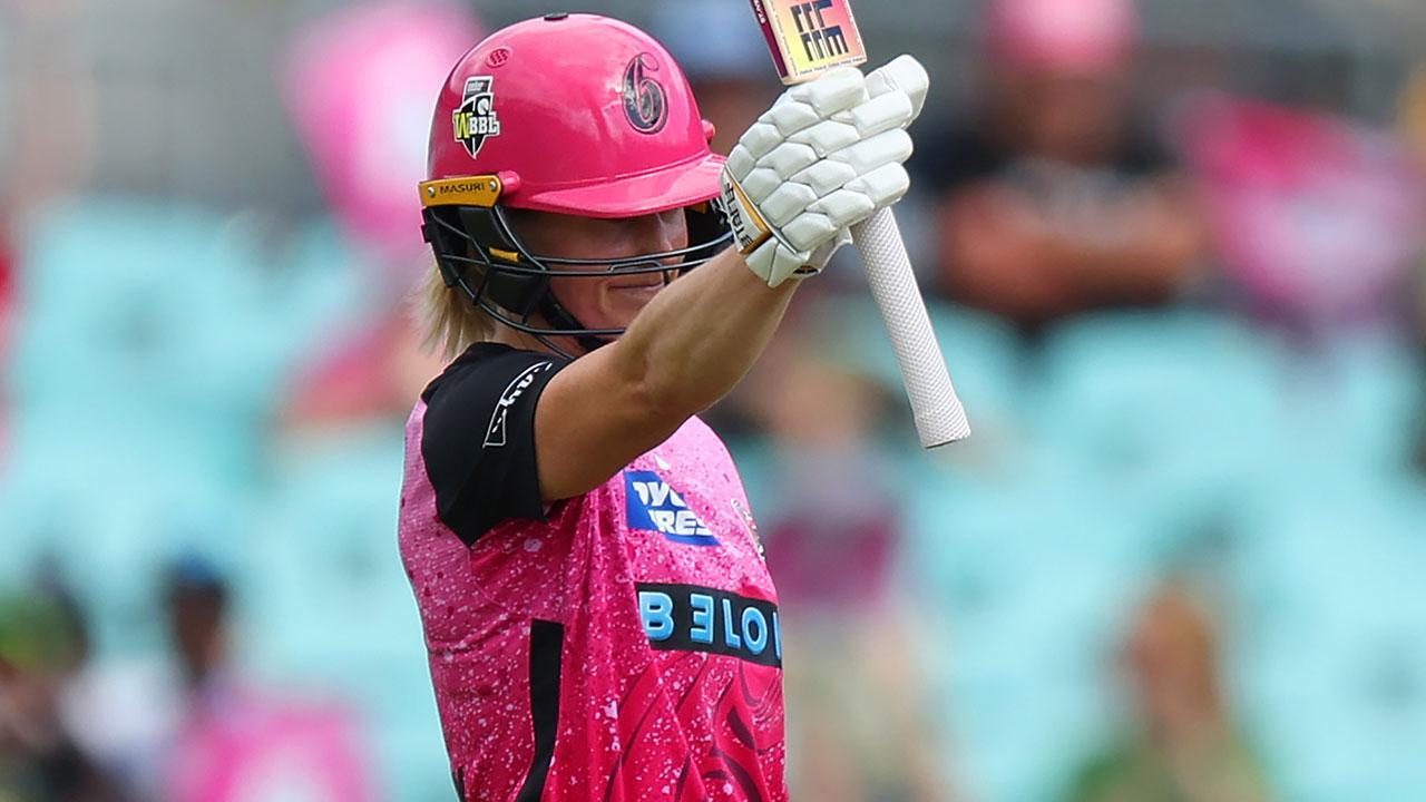 Perry's brilliant 82* steers Sixers to Sydney Smash win