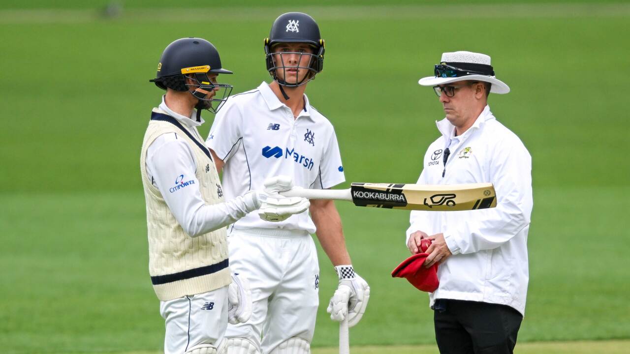 Handscomb sent packing after disputing claimed catch