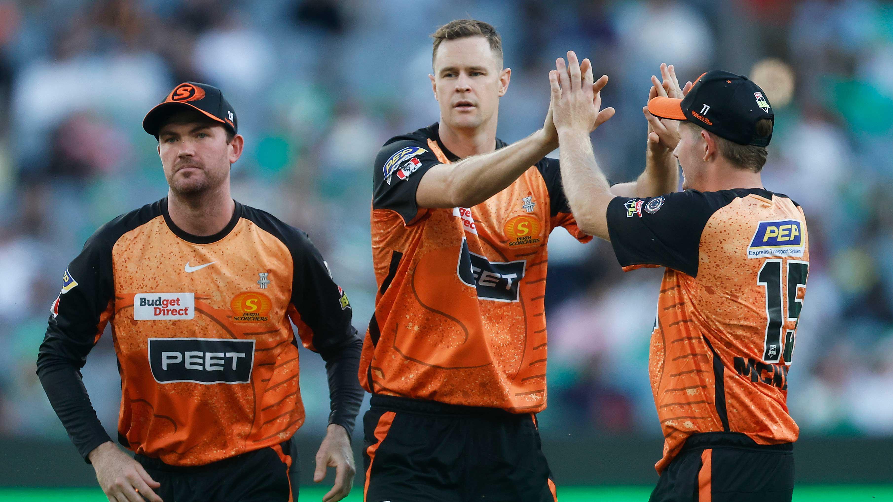 Behrendorff bamboozles Stars with rare double-wicket maiden