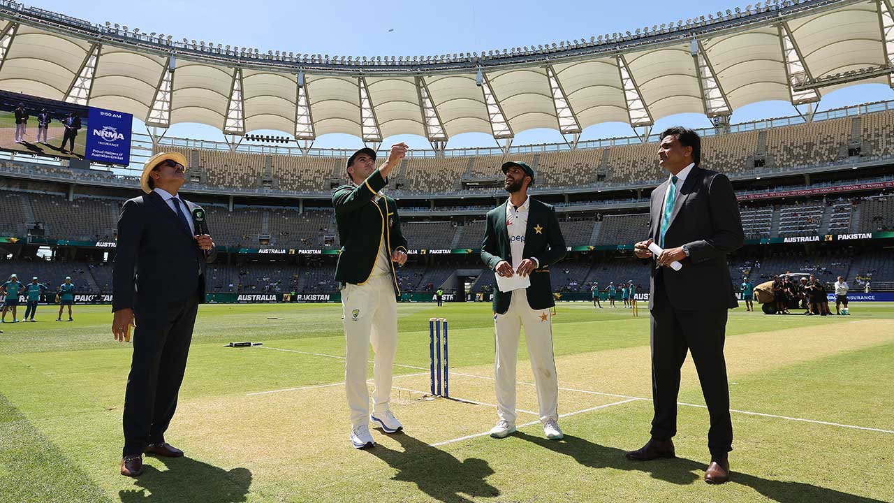 Warner, Khawaja take centre stage as Aussies win Perth toss | cricket ...