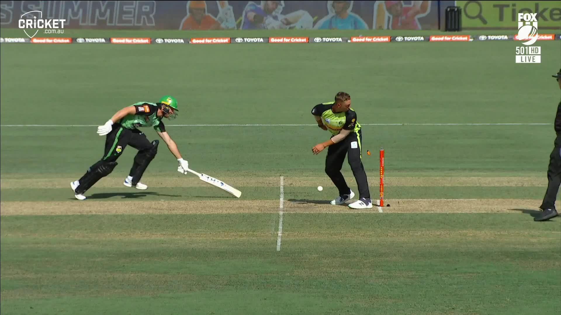 Sams, Thunder finish Stars off with team double hat-trick