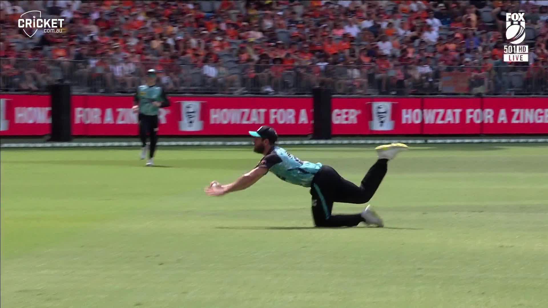 Neser takes another spectacular running catch