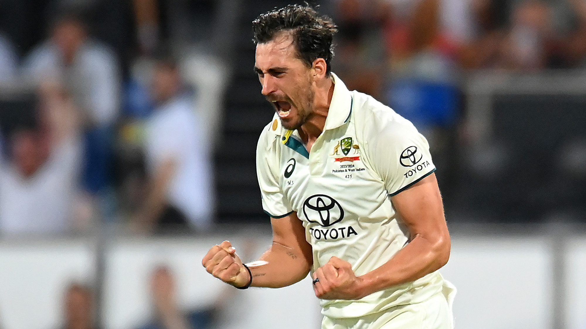 As it happened: Starc shines on eventful first day | cricket.com.au
