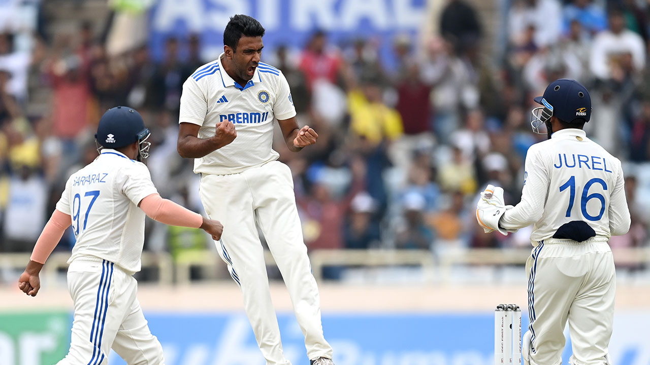 England collapse gives India upper hand | cricket.com.au