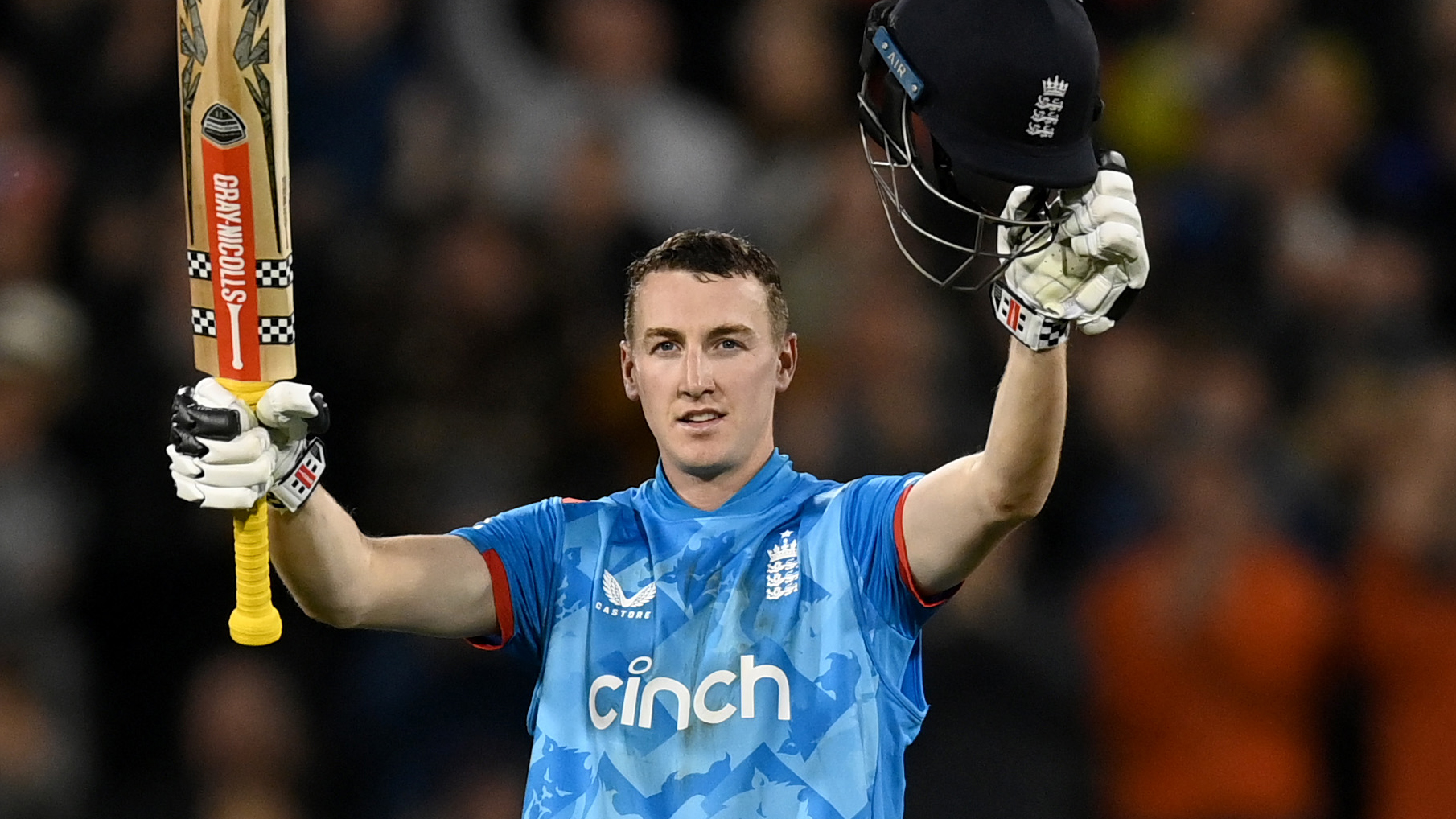 Brook fires England to snap Aussies' 14-game win streak | cricket.com.au