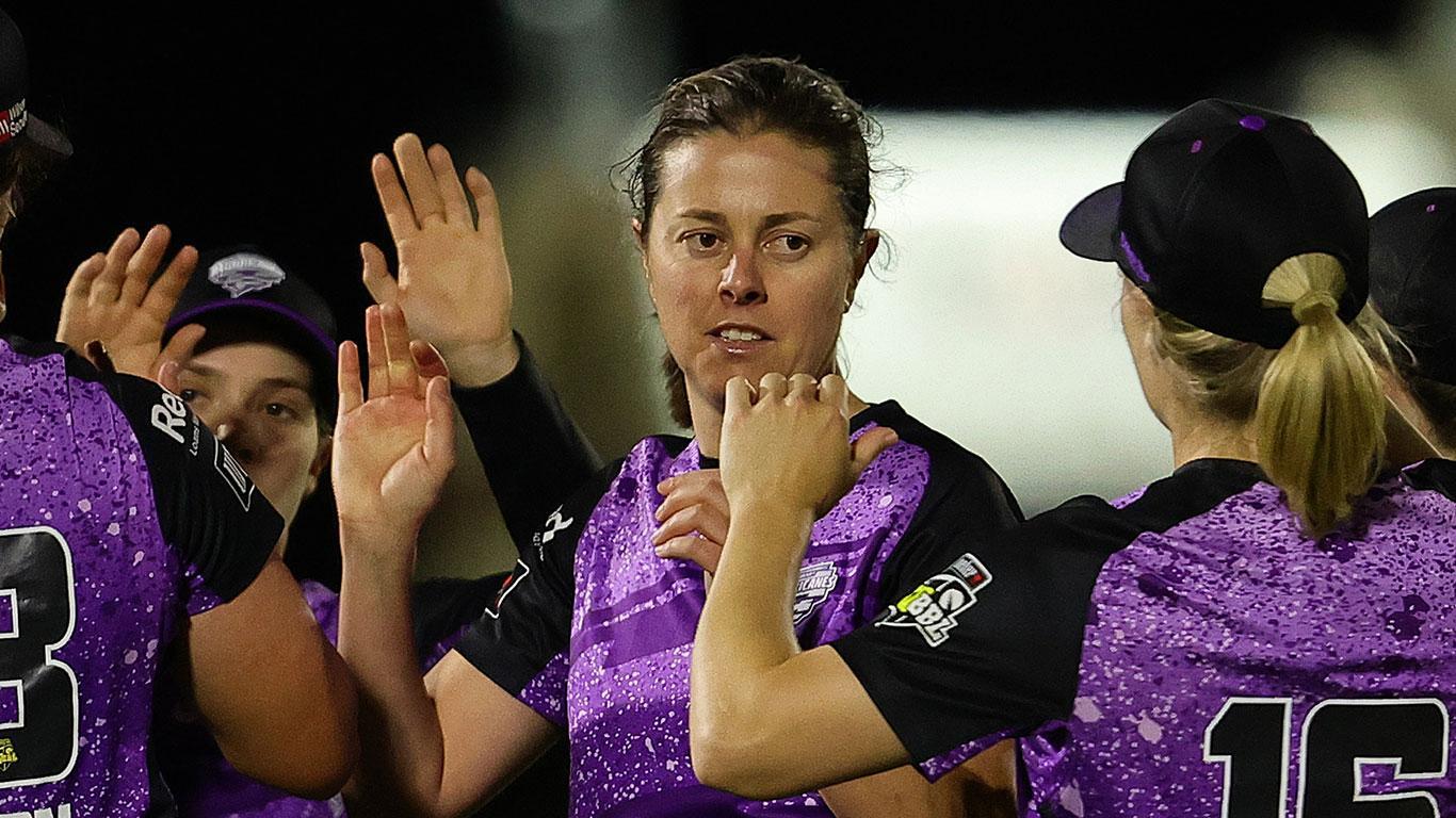 Strano takes sharpest WBBL catch of all time