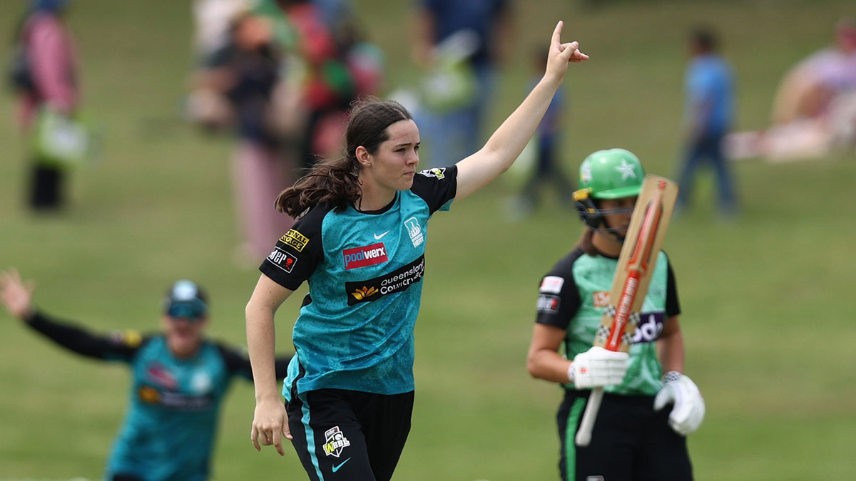 Teenage Heat quick breaks WBBL records in crucial win | cricket.com.au