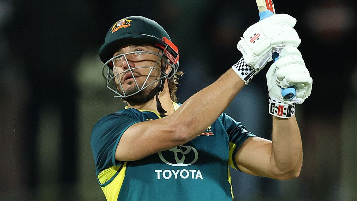 Stoinis hits GIGANTIC six, races to whirlwind fifty