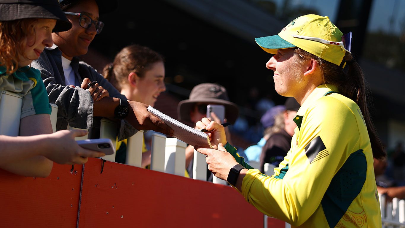 Wareham in frame for third ODI, Cross rejoins England in Hobart ...