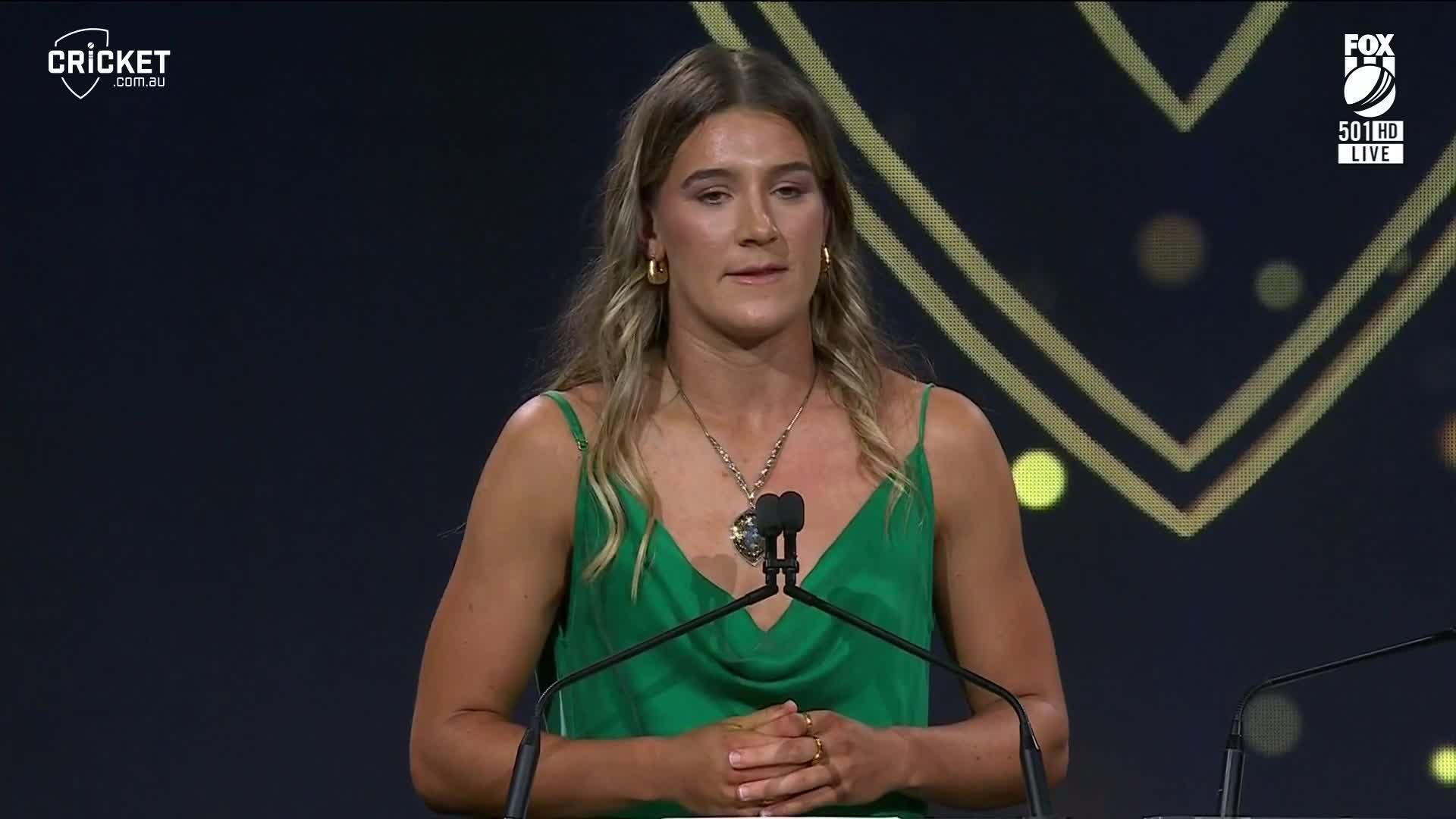 Sutherland accepts first Belinda Clark Award