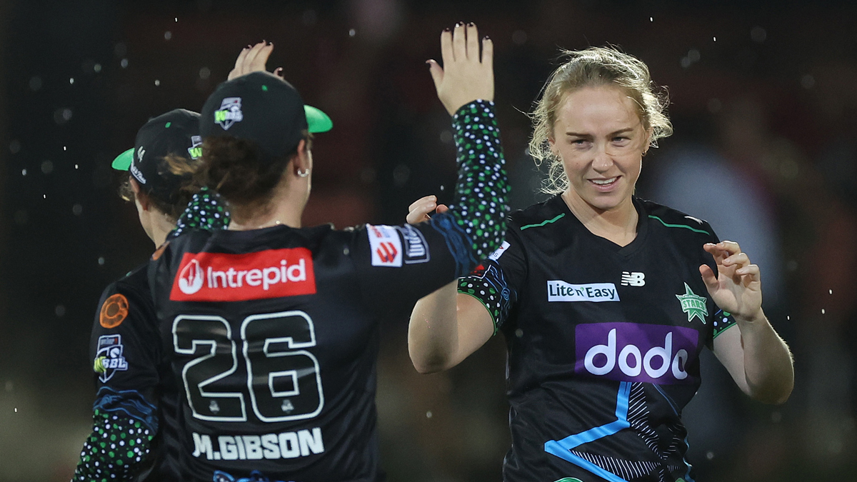 4-3! Every ball of Kim Garth's destructive spell