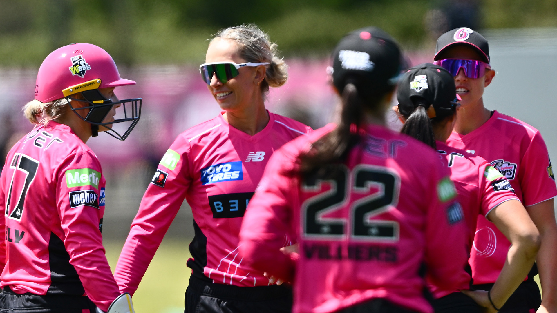 Aussie star's sublime over snaps Hobart's WBBL streak | cricket.com.au