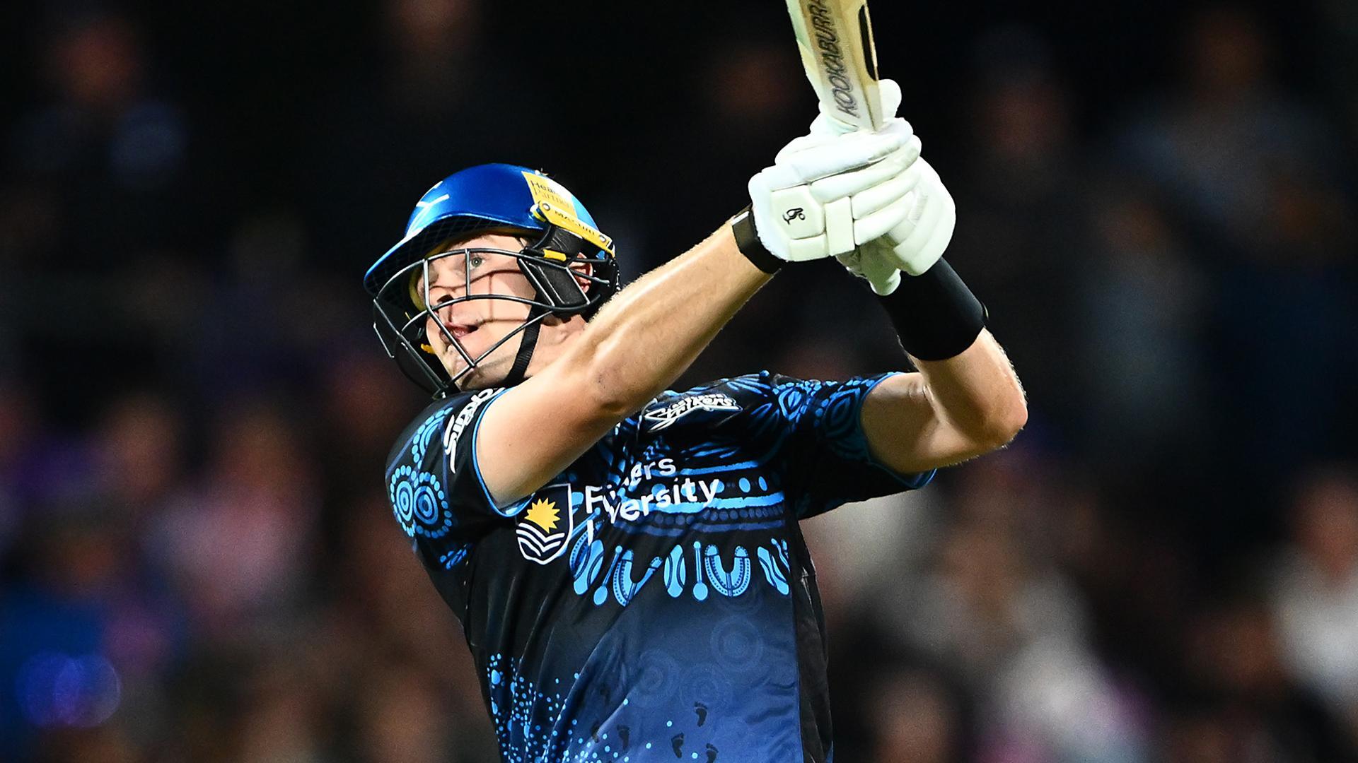 Scott's lone hand a shining light for Strikers