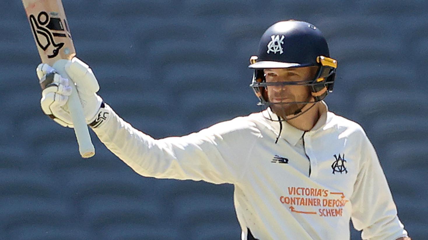 Shield run-scoring leader Handscomb plays lone-hand 67